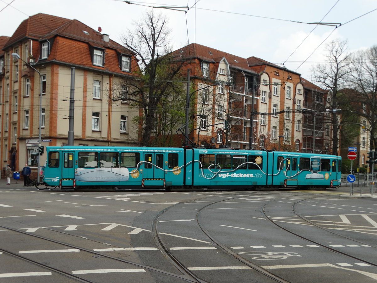 VGF Düwag Ptb Wagen 740 am 14.04.16 in Frankfurt am Main Eckenheim - Bahnbilder.de
