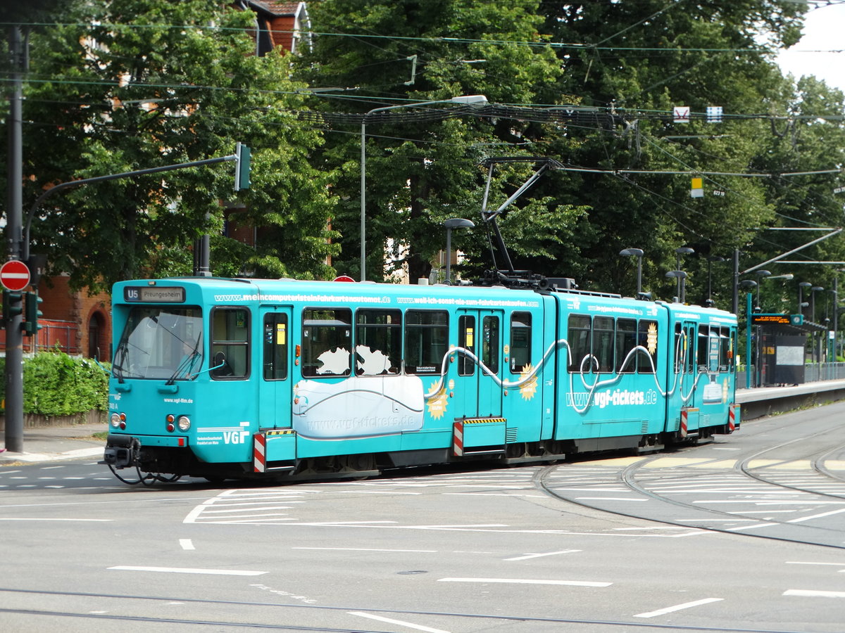 VGF Düwag Ptb Wagen 740 am 28.07.16 in Frankfurt am Main Eckenheim - Bahnbilder.de