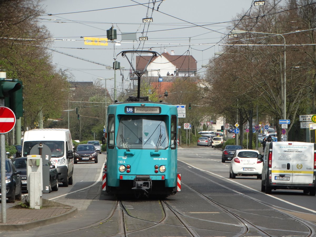 VGF Düwag Ptb Wagen 749 am 14.04.16 in Frankfurt am Main Eckenheim - Bahnbilder.de
