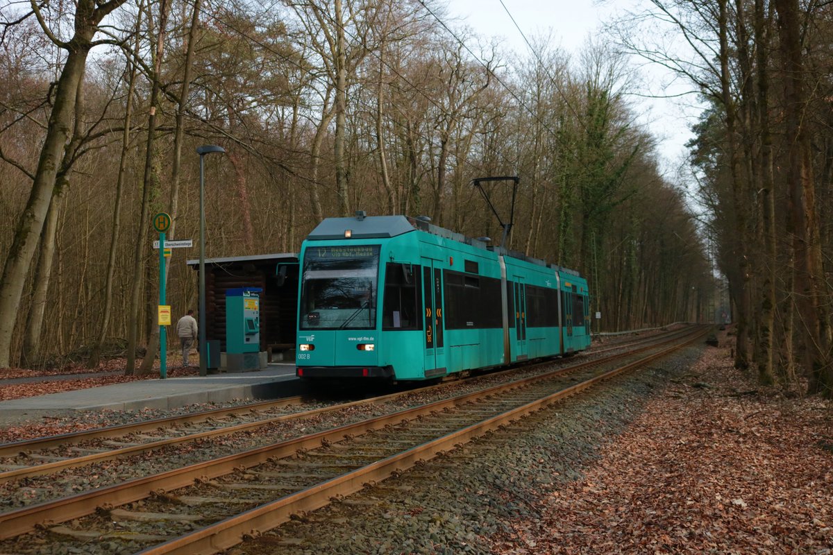 VGF Düwag R Wagen 002 am 22.02.21 in Frankfurter Stadtwald - Bahnbilder.de
