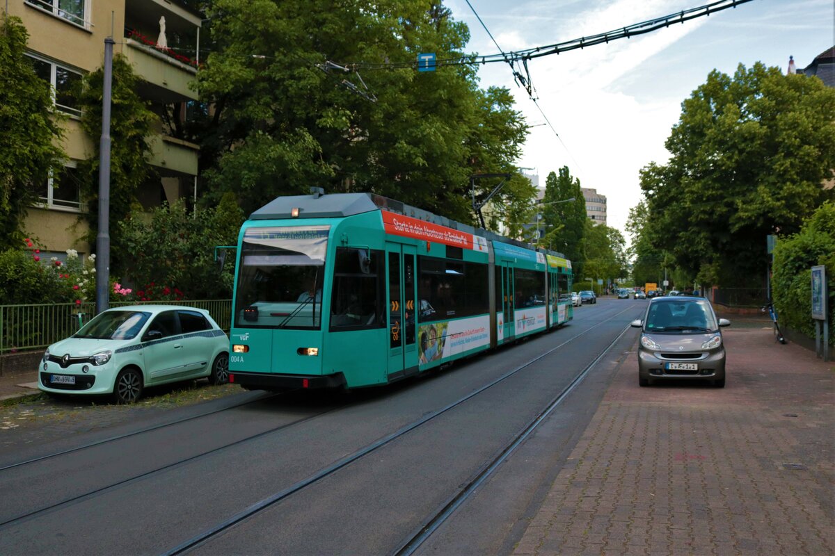 VGF Düwag R-Wagen 004 am 27.05.22 in Frankfurt - Bahnbilder.de