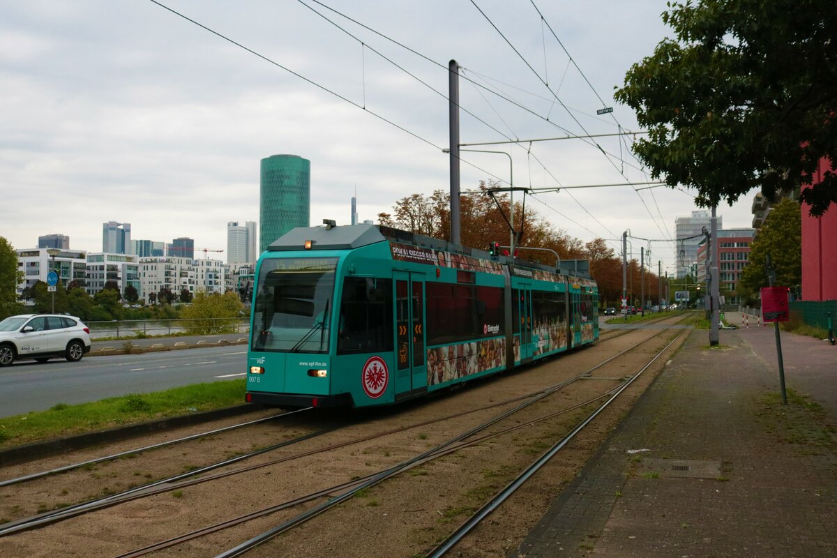 VGF Düwag R-Wagen 007 am 24.09.22 in Frankfurt am Main - Bahnbilder.de