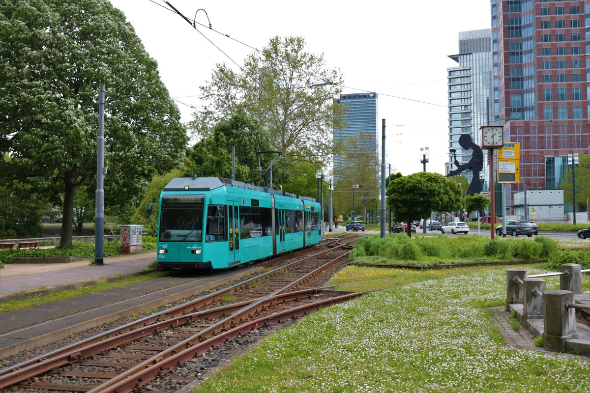 VGF Düwag R Wagen 008 am 22.05.21 in Frankfurt am Main - Bahnbilder.de