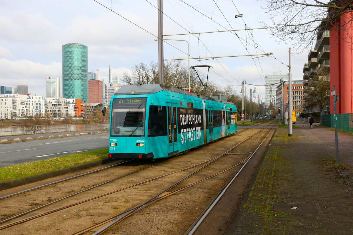 VGF Düwag R Wagen 020 am 10.02.24 in Frankfurt am Main Uni Klinik - Bahnbilder.de