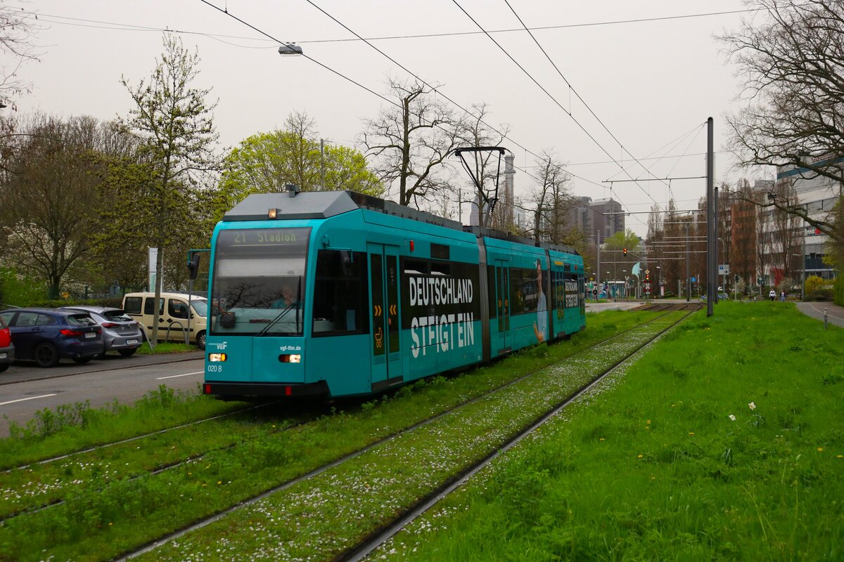 VGF Düwag R Wagen 020 am 30.03.24 in Frankfurt am Main - Bahnbilder.de