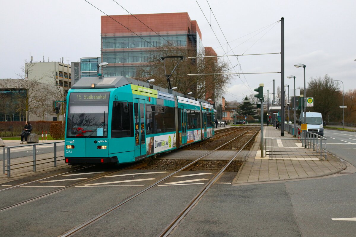 VGF Düwag R Wagen 022 am 10.02.24 in Frankfurt am Main Uni Klinik - Bahnbilder.de