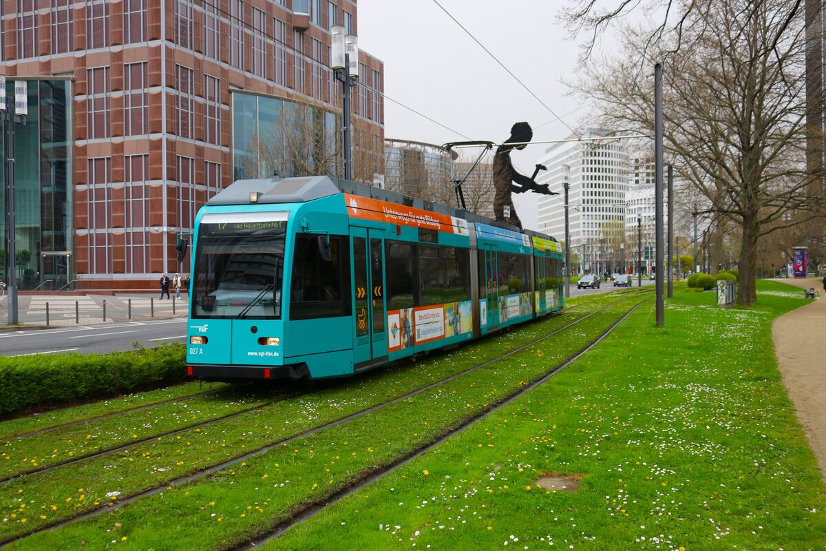 VGF Düwag R Wagen 027 am 30.03.24 in Frankfurt am Main Messe - Bahnbilder.de