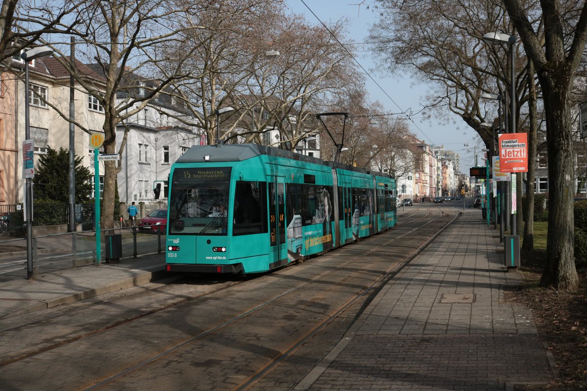 VGF Düwag R Wagen 033 am 22.02.21 in Frankfurt am Main - Bahnbilder.de