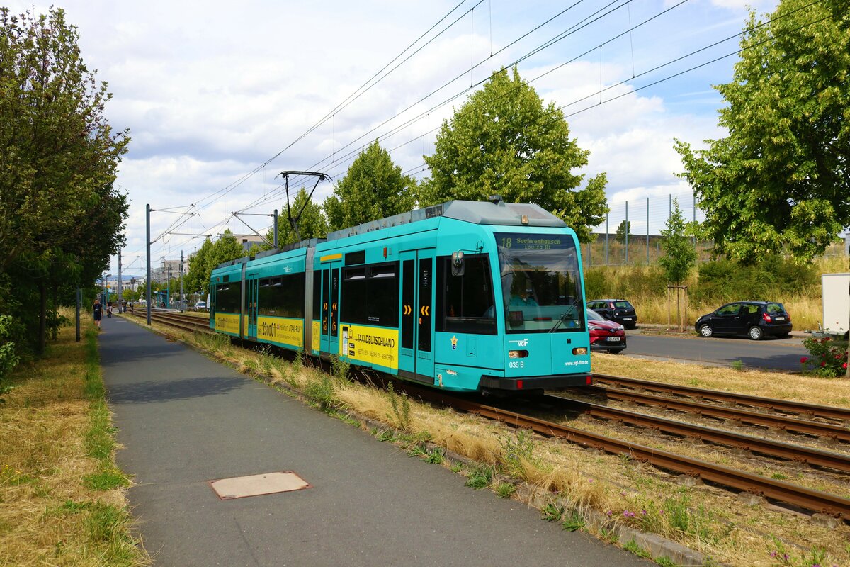 VGF Düwag R-Wagen 035 am 17.07.23 in Frankfurt am Main Preungesheim - Bahnbilder.de