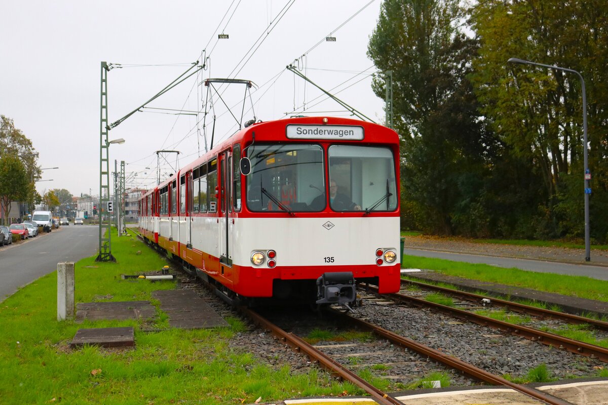 VGF Düwag U2 Wagen 135 am 27.10.24 im Rahmen einer Sonderfahrt in Frankfurt am Main - Bahnbilder.de