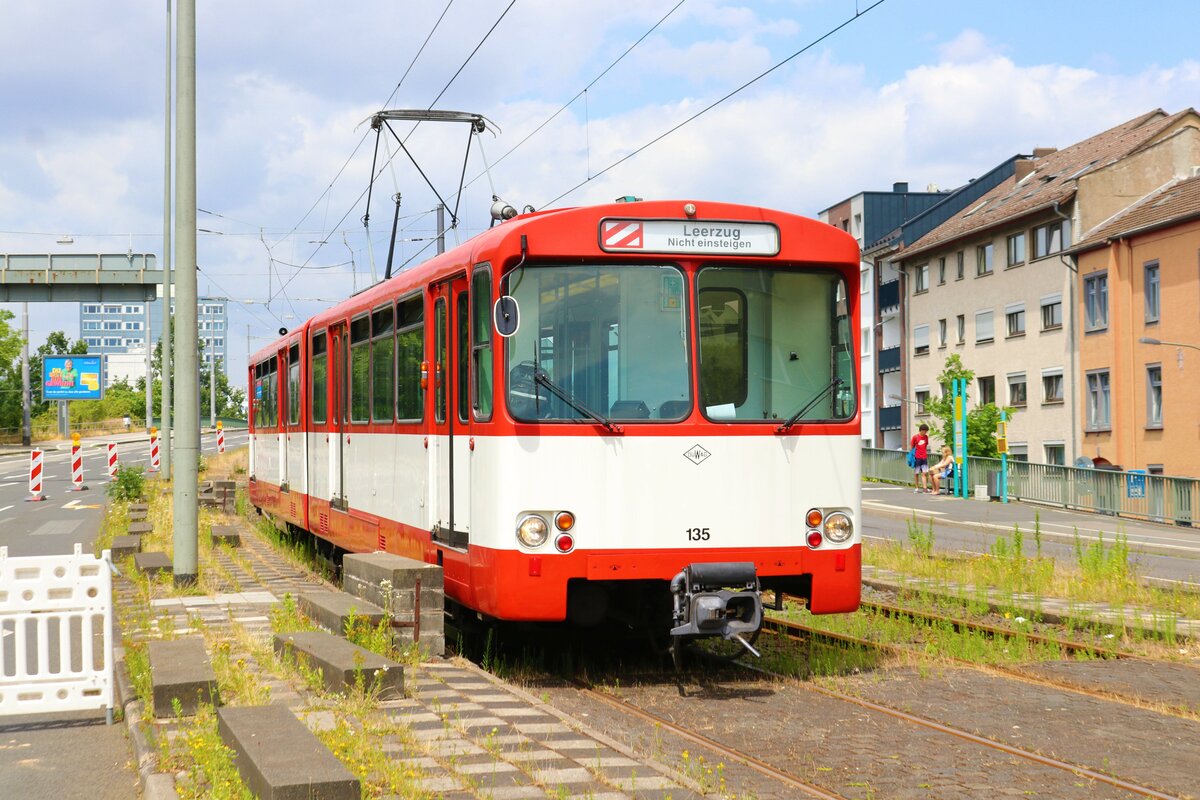 VGF Düwag U2-Wagen 135 am 02.07.23 bei einer HSF Sonderfahrt in Frankfurt am Main - Bahnbilder.de