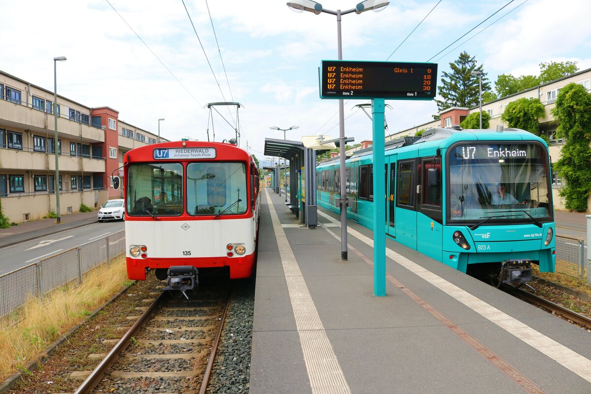 VGF Düwag U2-Wagen 135 am 02.07.23 bei einer HSF Sonderfahrt in Frankfurt am Main - Bahnbilder.de