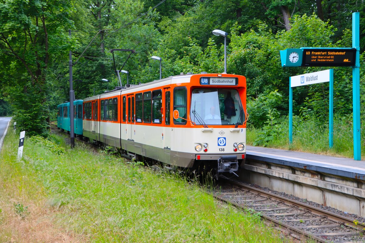 VGF Sonderfahrt mit Düwag Pt-Wagen 736+138 Frankfurt am Main am 25.05.25 - Bahnbilder.de