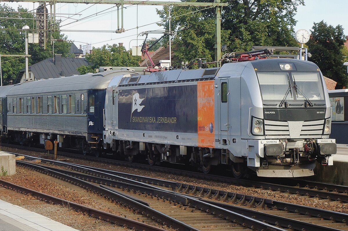 193 712-7 mit dem DGS 40053 (Venlo - Melzo) bei Kollmarsreute 17.10.22 - Bahnbilder.de
