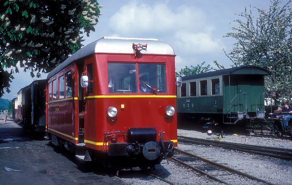 VT 300 Dörzbach 17.05.86 - Bahnbilder.de
