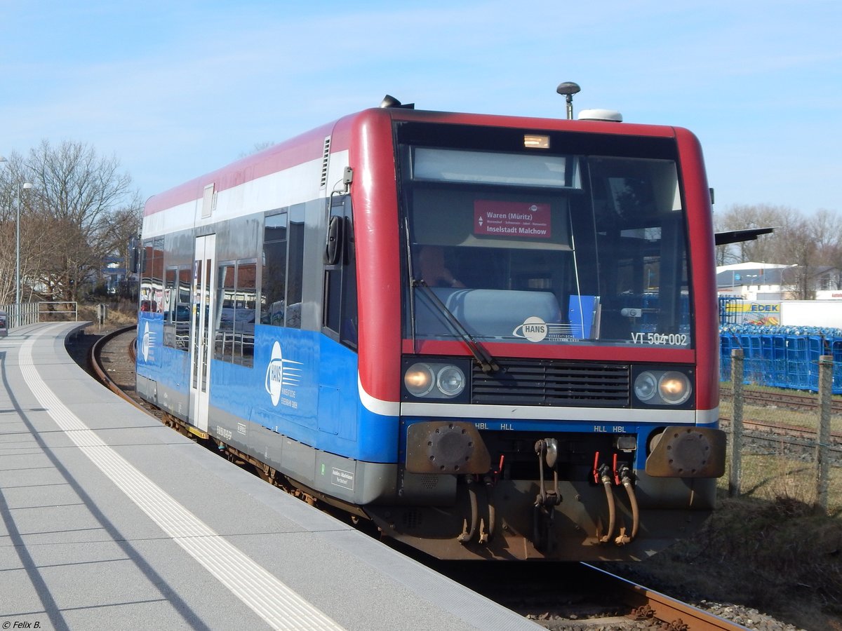 VT 504 0 2 von HANS am Bahnhof Inselstadt Malchow am 07.04.2018 - Bahnbilder.de