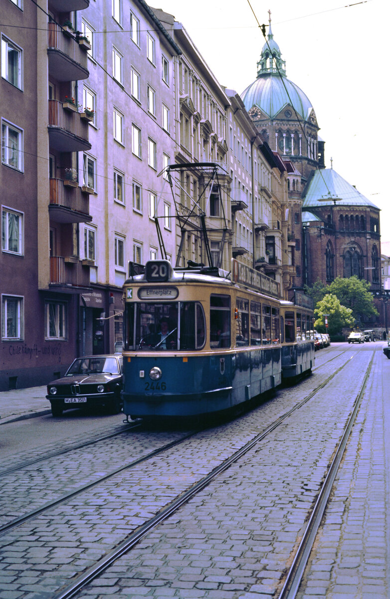 Zug der Münchener Straßenbahnlinie 20 zum Effnerplatz (1984), Wagen der ...