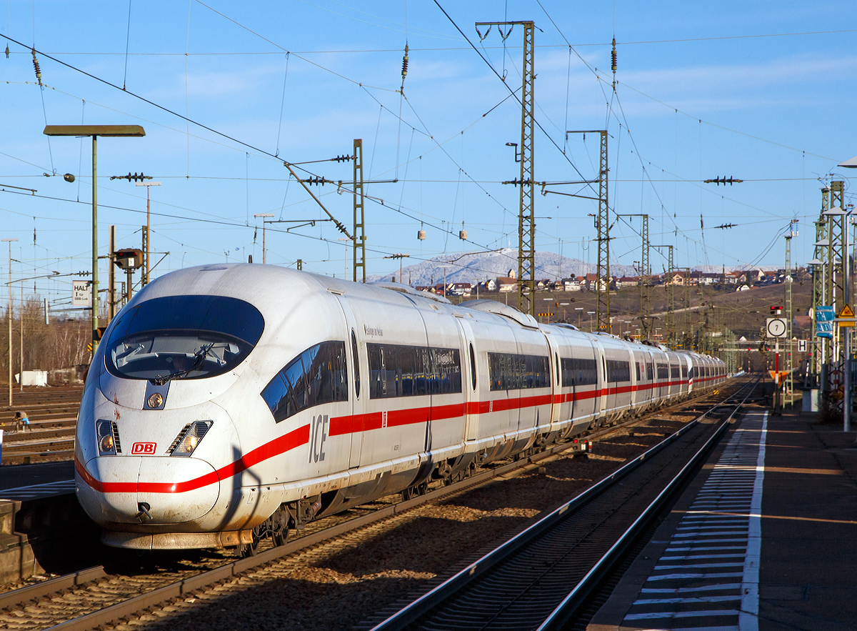 Zwei gekuppelte ICE 3 der Baureihe 403, der Tz 357 "Esslingen am Neckar" und der Tz 309 "Aalen ...