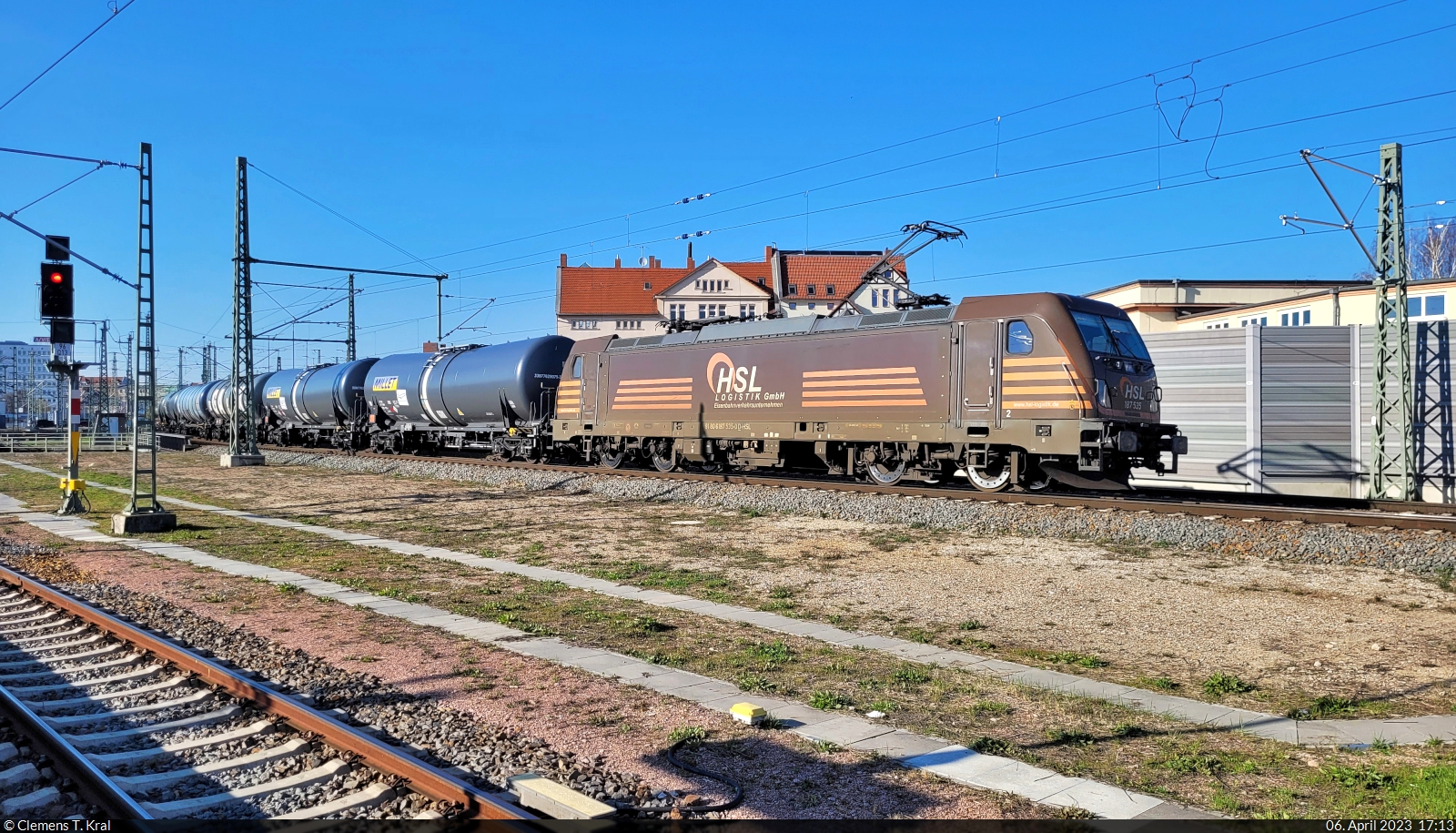 187 535-0 unterwegs mit Kesselwagen auf den Gütergleisen bei Halle(Saale)Hbf in südlicher ...