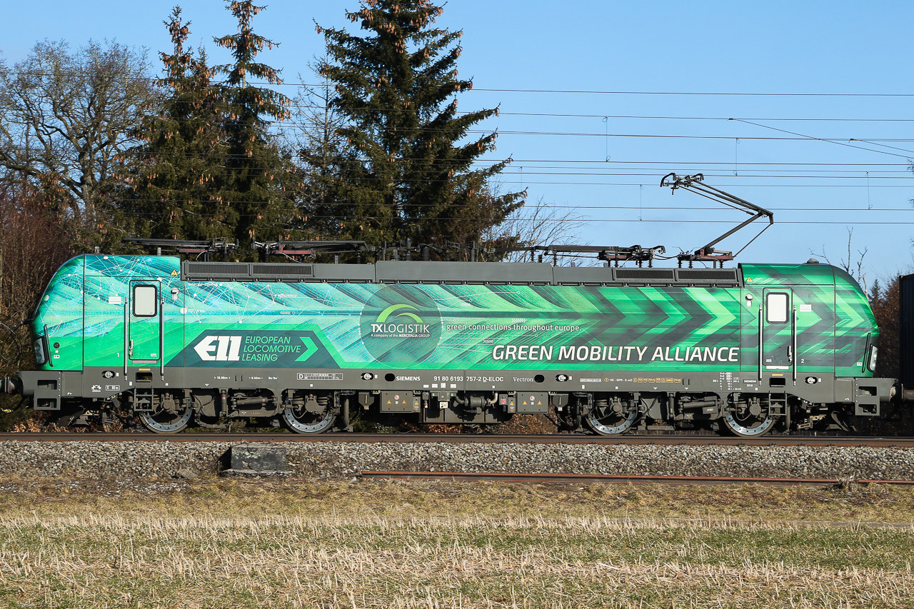 RTB Cargo - Rurtalbahn Cargo GmbH, Düren? mit der BRCE Vectron "X4 E - 872" [NVR-Nummer: 91 80 ...