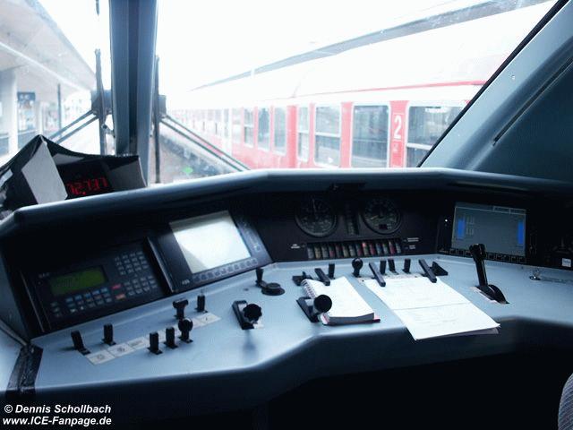 Der Führerstand des ICE-S. - Bahnbilder.de