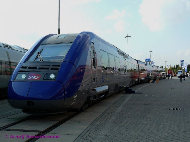 Die SNCF zeigte auf der INNOTRANS 2008 etliche Fahrzeugtypen, an welchen sie substantielle ...