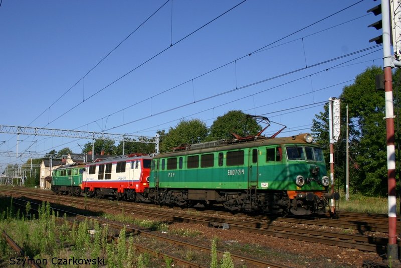 EU07-540, EP09-034 und EU07-214 in Chybie am 22.09.2006 - Bahnbilder.de