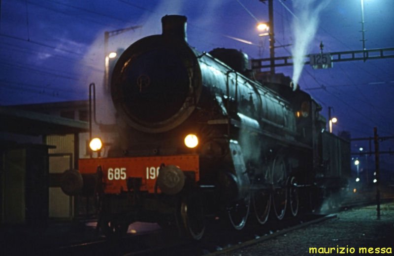 FS Gr. 685 196 - Chiasso (TI) - 03.02.1990 - Bahnbilder.de