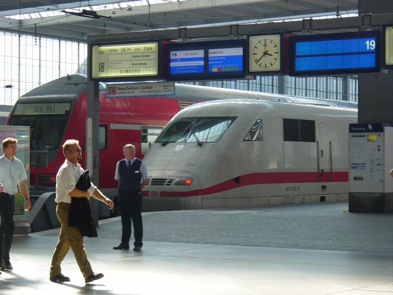 ICE1 (Br401) in München HBF. - Bahnbilder.de