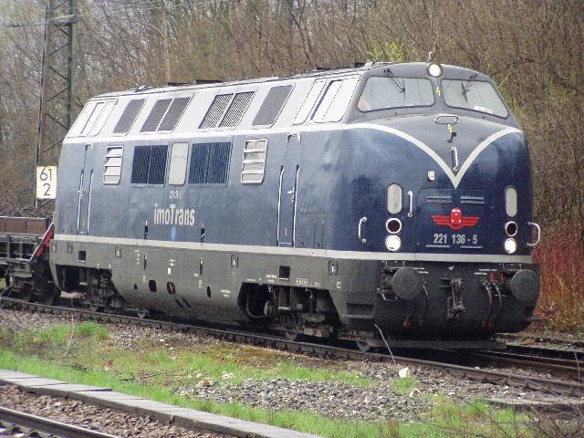 imo Trans 221 136 in Geislingen/Steige - Bahnbilder.de