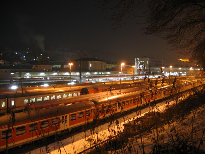 Passau HBf bei Nacht - Bahnbilder.de