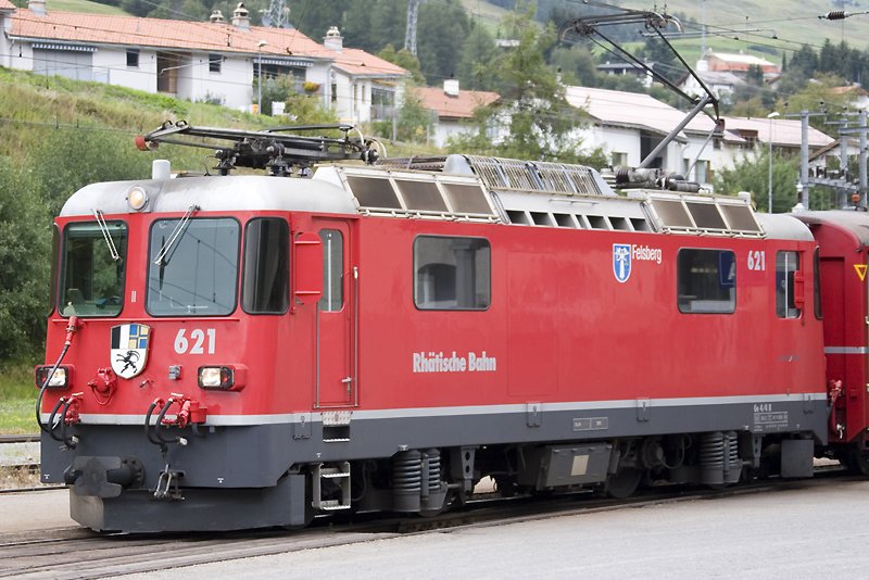 RhB Ge 4/4 II 621 "Felsberg" 03.09.2006 Scuol - Bahnbilder.de