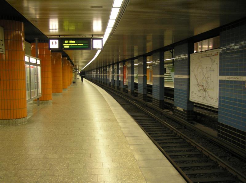 S-Bahnhof Harburg Rathaus der S-Bahnlinien S3 und S31 - Bahnbilder.de