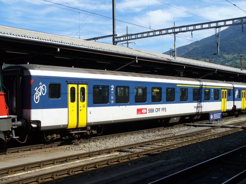SBB - Personenwagen EW I 1+2 Kl. AB 50 85 39-35 120-7 mit der Aufschrift * Region Alps * im ...