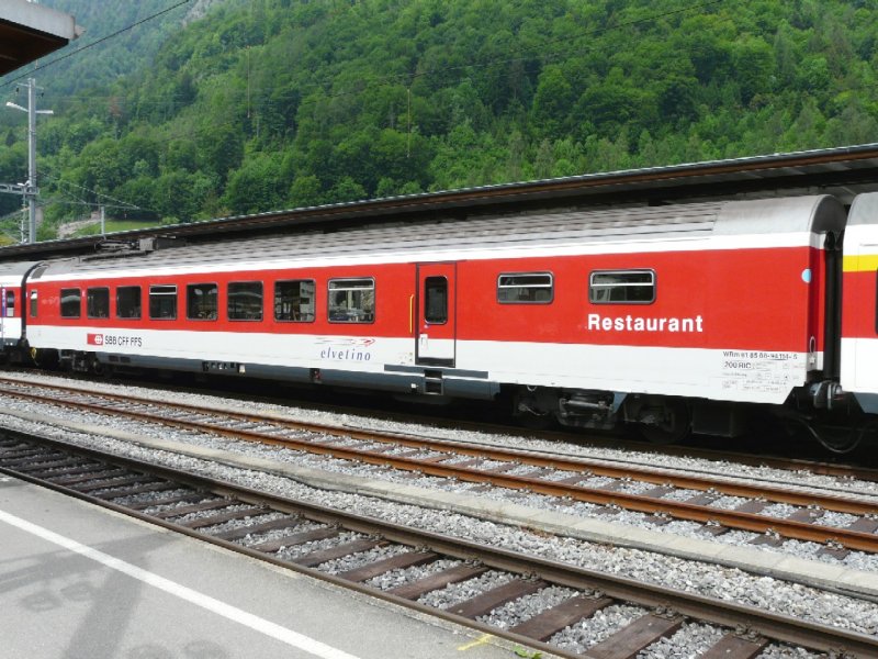 SBB - Speisewagen WRm 61 85 88-94 114-5 im Bahnhof von Interlaken Ost am 24.05.2008 - Bahnbilder.de