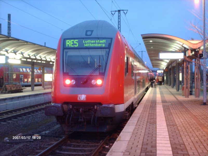 Steuerwagen der Bauart DBpbzfa 766.1 mit der Nummer 50 80 86-81 005-0. Dieser Steuerwagen ...