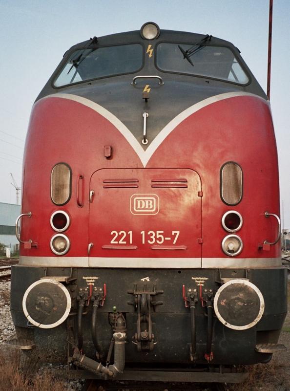 V221 135 in Neuss - Bahnbilder.de