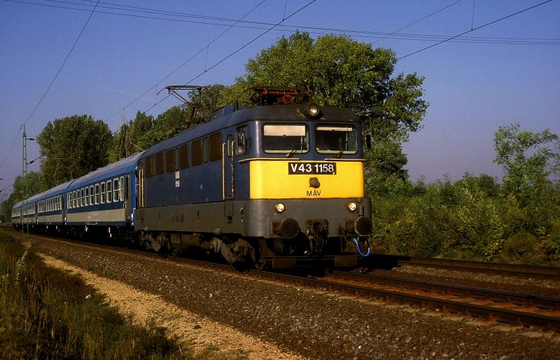 V43 1158 Acs 29.09.00 - Bahnbilder.de