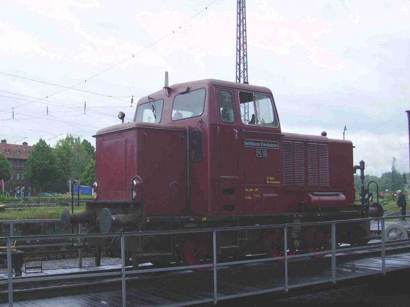 VL12 in Darmstadt Kranichstein. - Bahnbilder.de