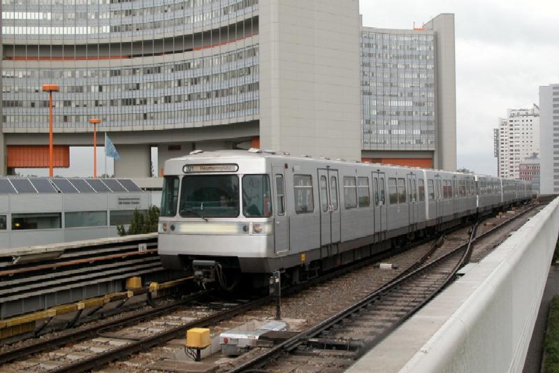 SGP | U1, U11 'Silberpfeil' Fotos (2) - Bahnbilder.de
